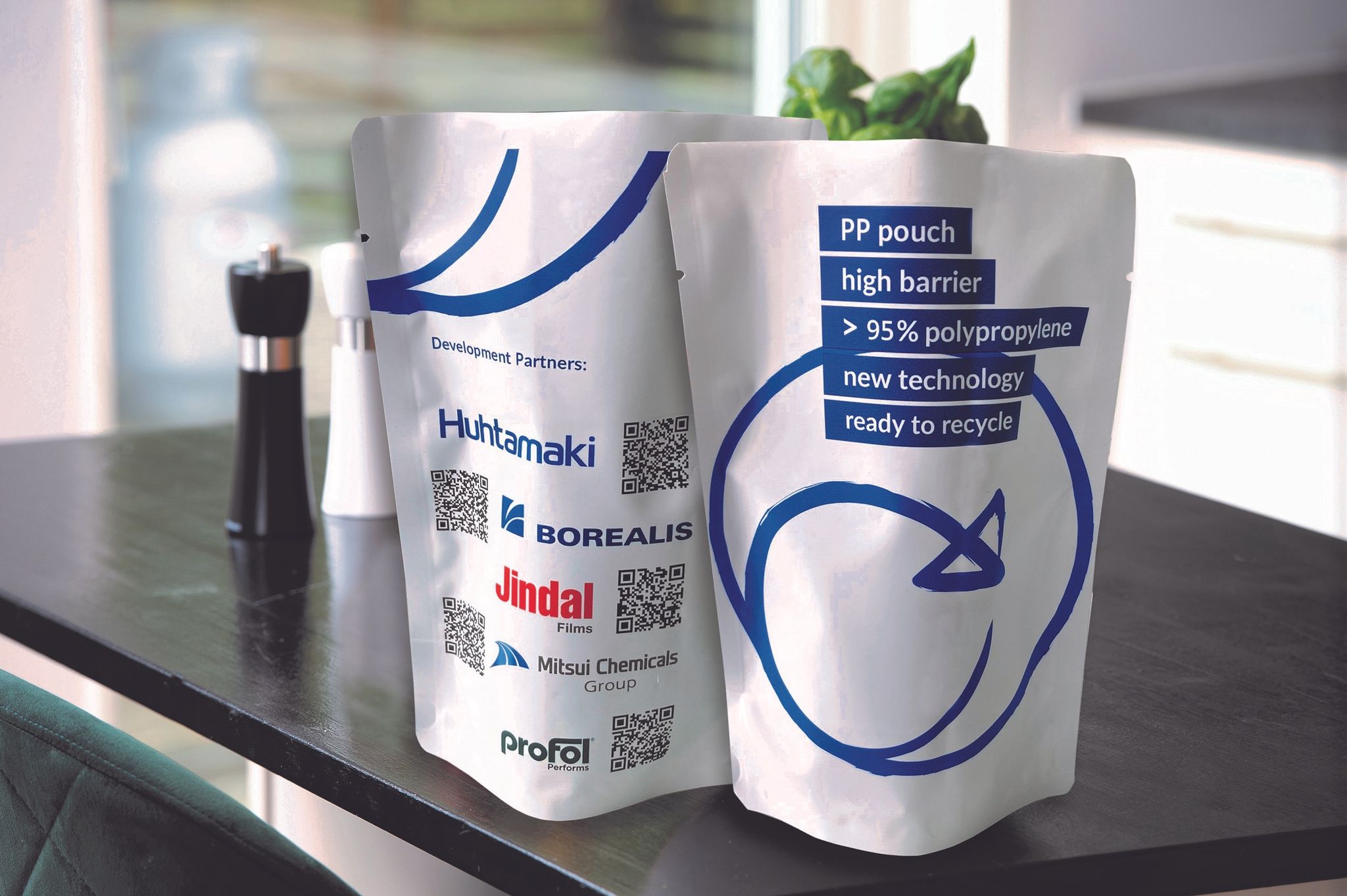 Lifting performance of polyolefin films